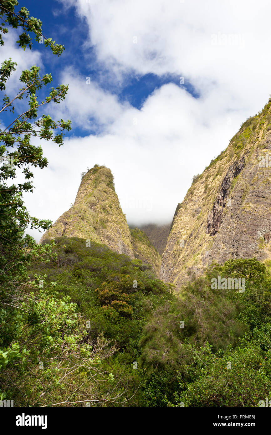 The famous Iao Needle in the Iao Valley State Park in Maui, Hawaii ...