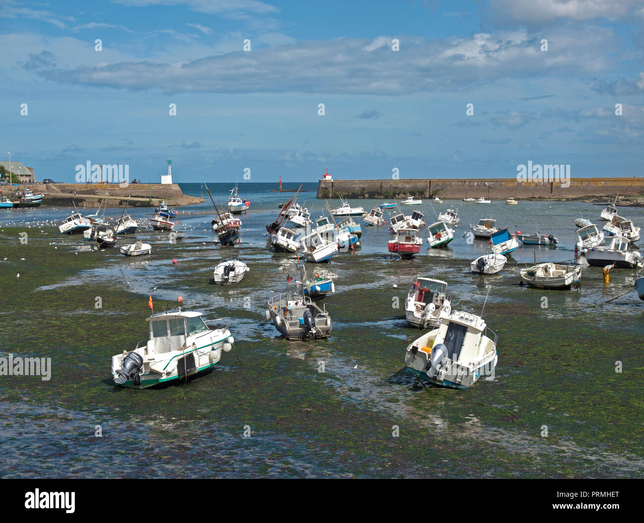Barfleur harbour normandy hi-res stock photography and images - Alamy