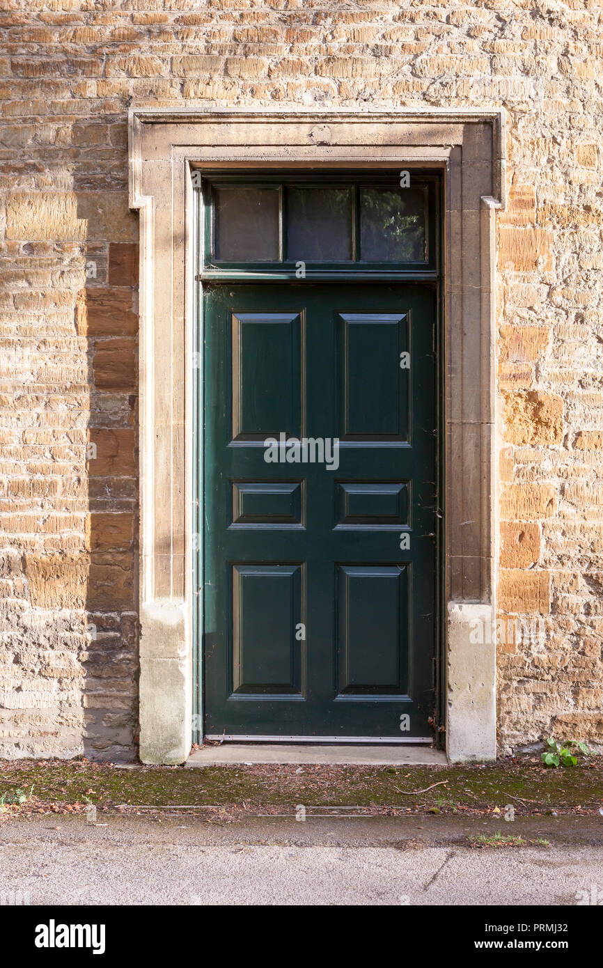 Building exteria hi-res stock photography and images - Alamy