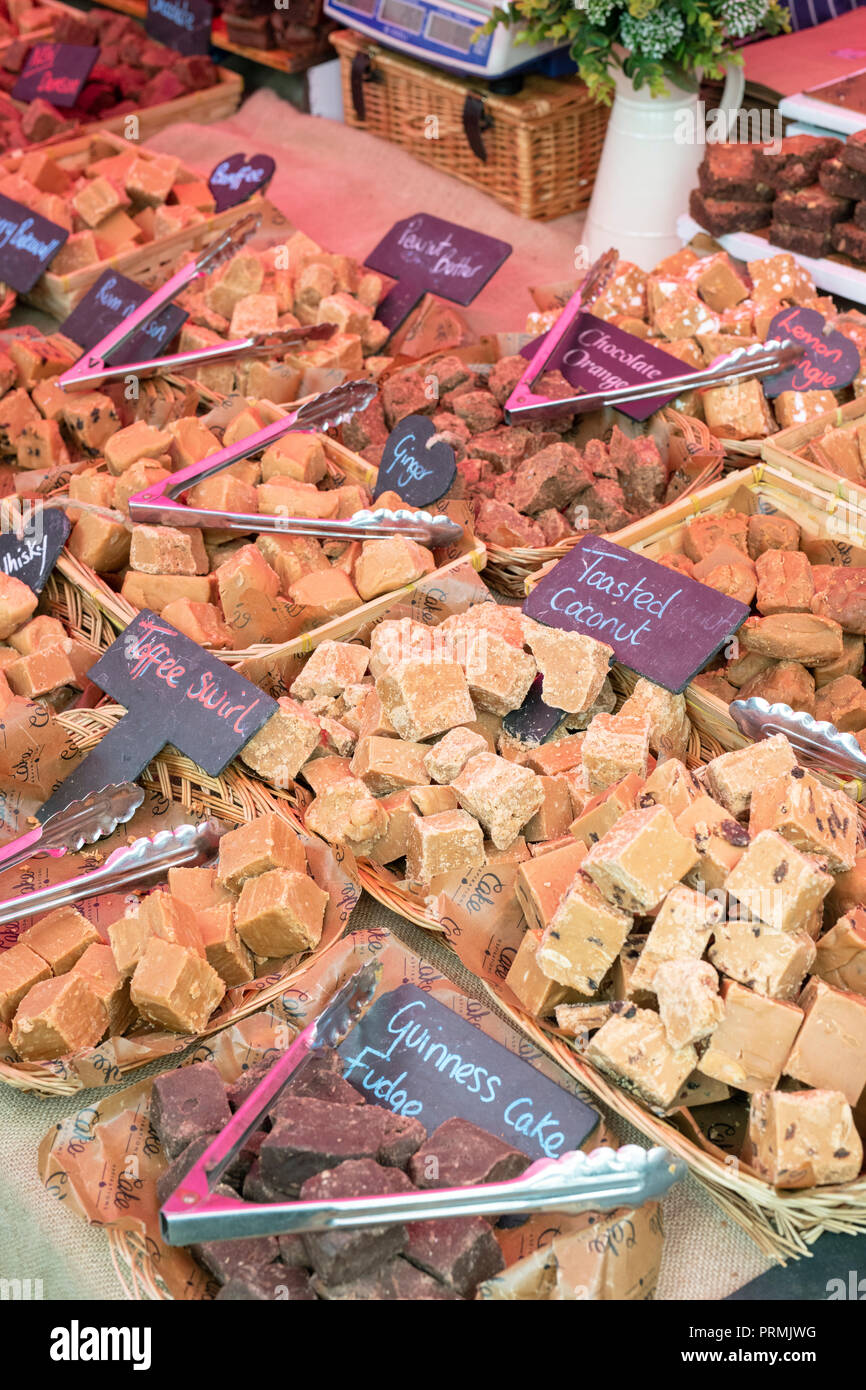 Fudge stall hi-res stock photography and images - Alamy