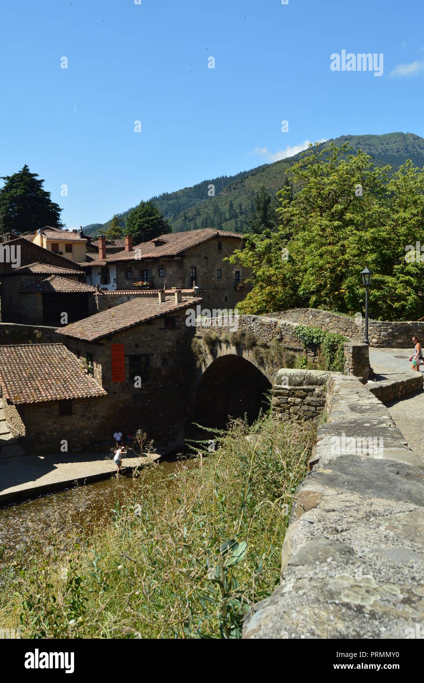 Walkway Leading To The Roman Bridge In Villa De Potes. Nature ...