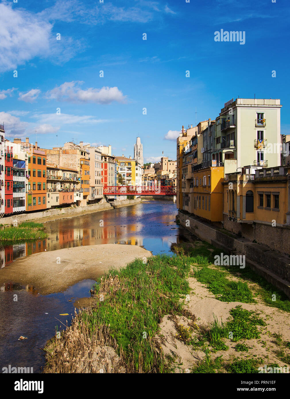 Red bridge barcelona hi-res stock photography and images - Alamy