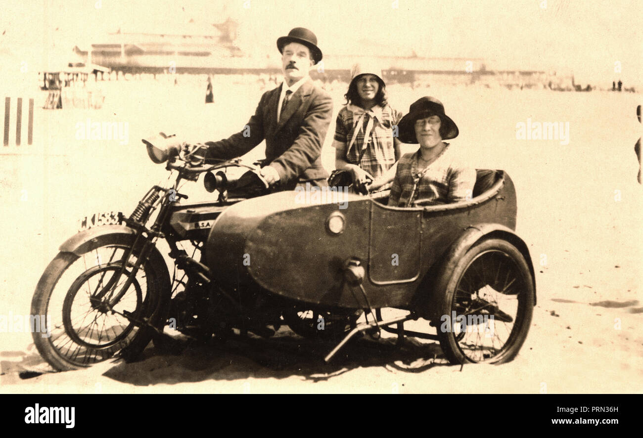 1920s Family Beach High Resolution Stock Photography and Images - Alamy