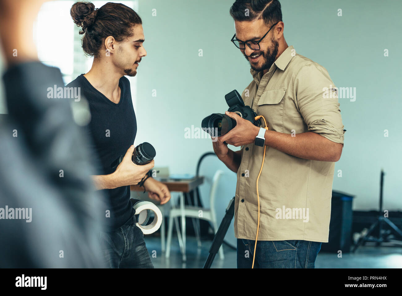 Professional photographer team hi-res stock photography and images - Alamy