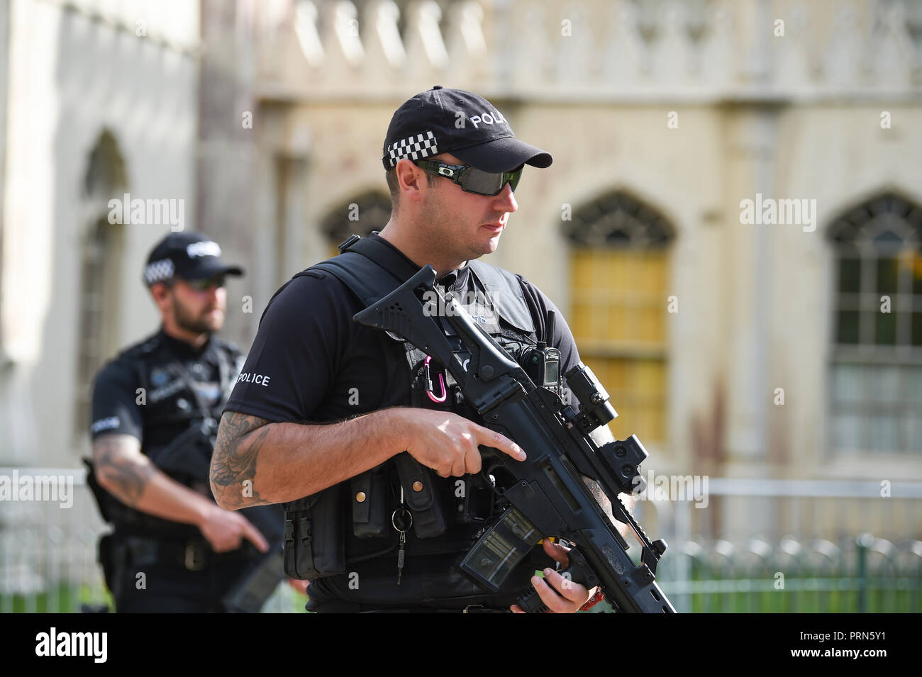 Royal family security hi-res stock photography and images - Alamy