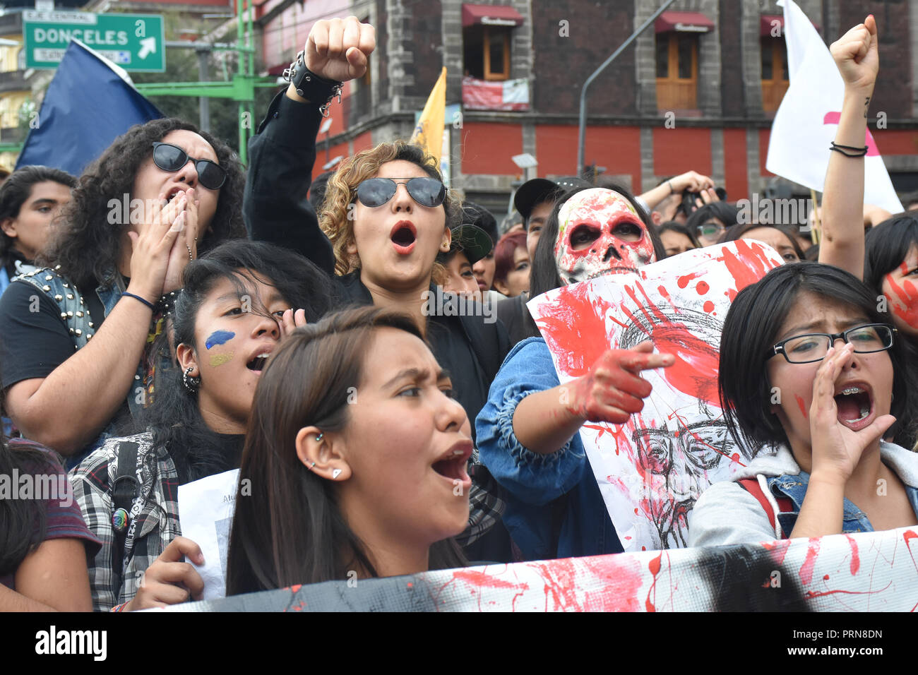 Mexico 1968 protest hi-res stock photography and images - Alamy
