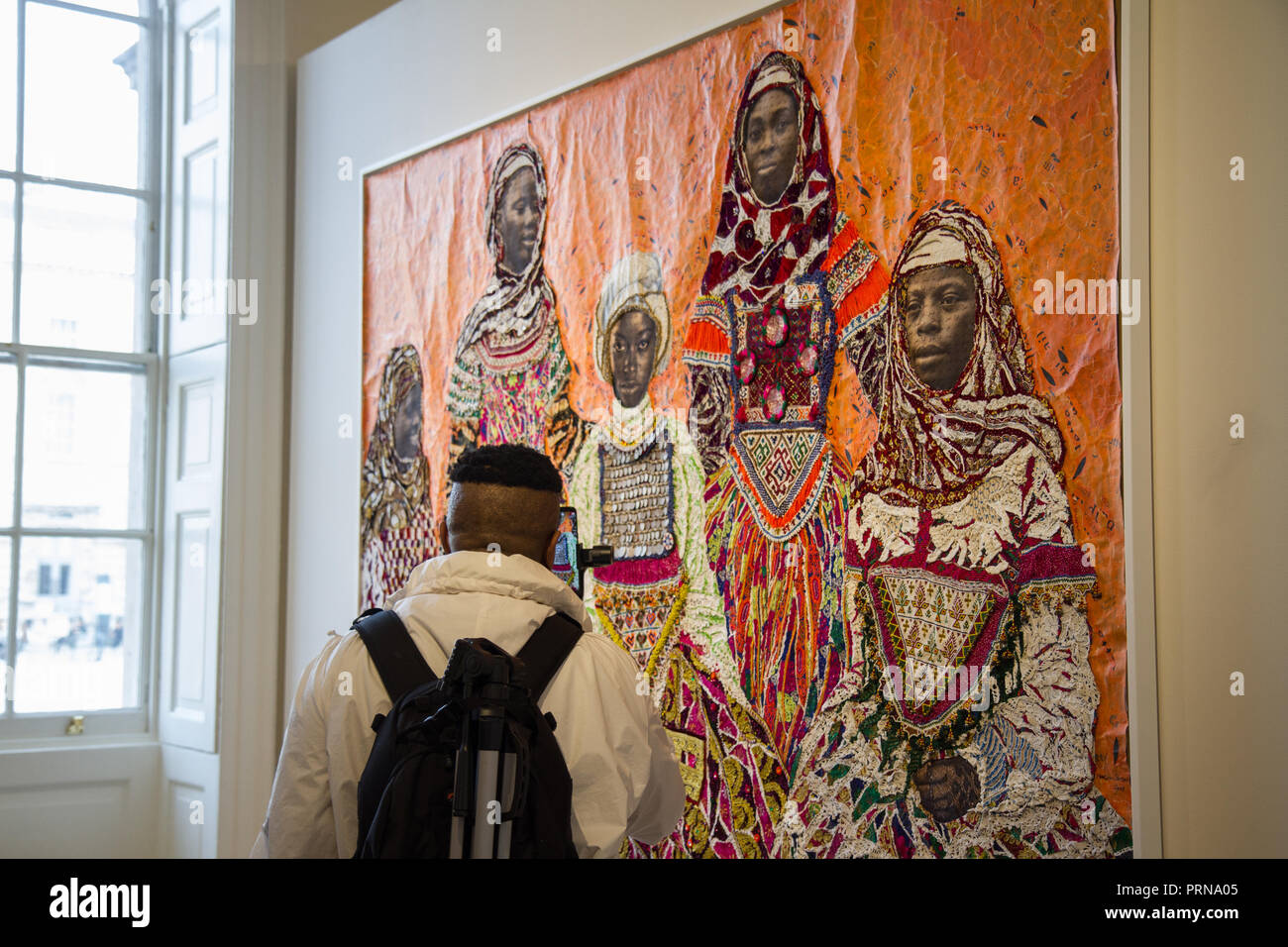 154 african art fair hi-res stock photography and images - Alamy