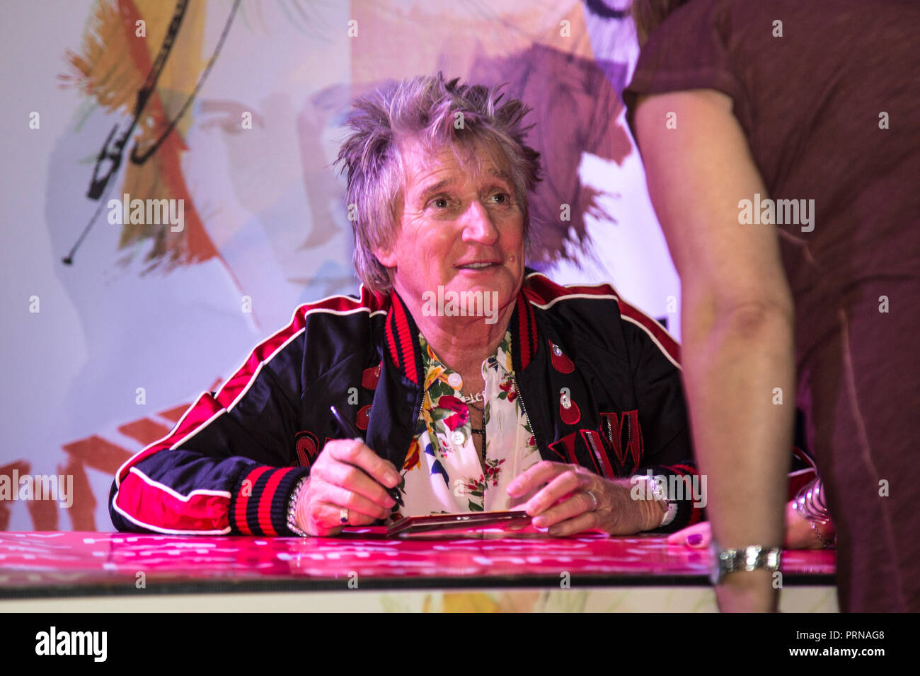 London, UK. 3rd October, 2018. Sir Rod Stewart celebrates the release ...