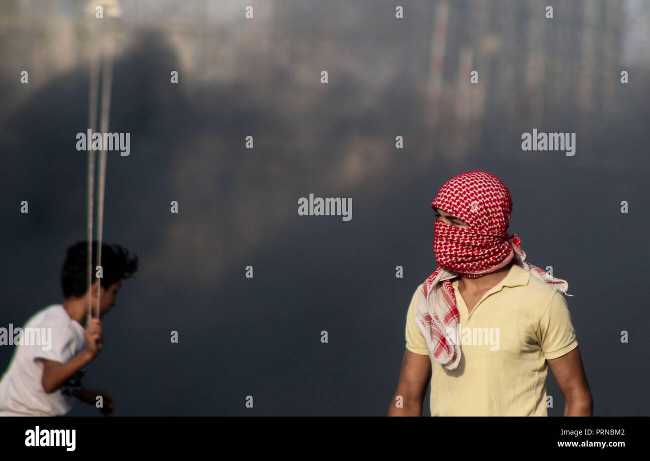 Erez Crossing, The Gaza Strip, Palestine. 3rd Oct, 2018. Palestinians ...
