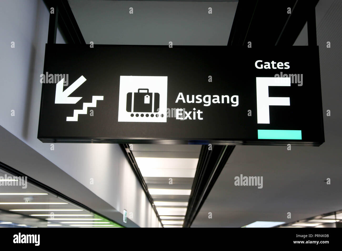 Vienna international airport sign hi-res stock photography and images ...