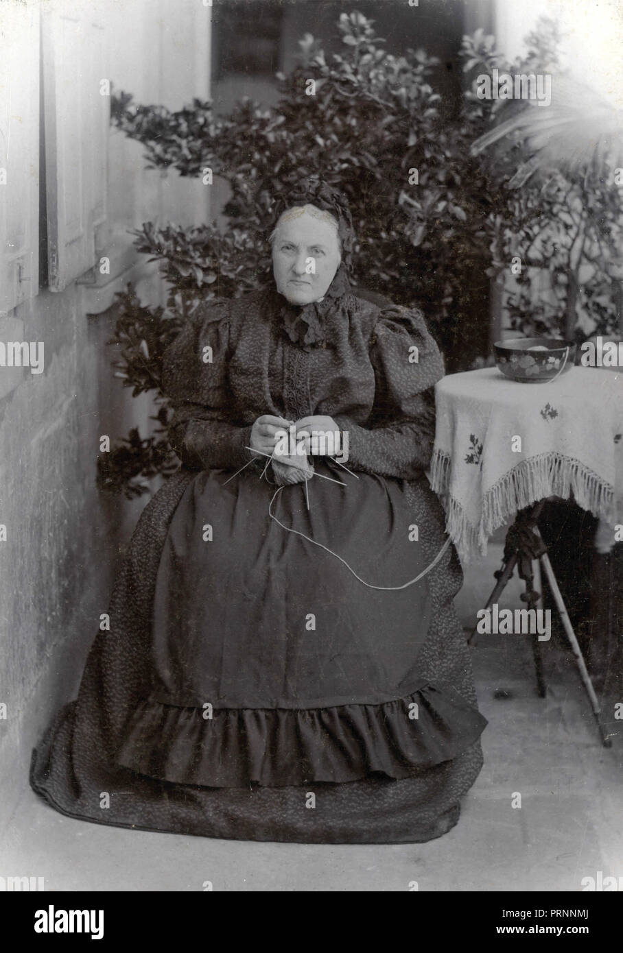 1880s woman hi-res stock photography and images - Alamy