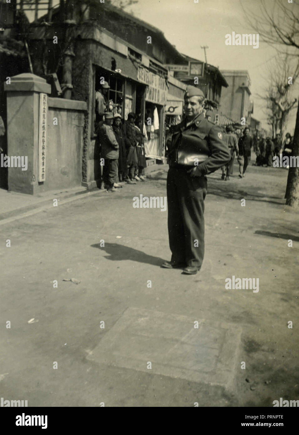 Italian Red Cross personnel, Yong Dong Po, Korea 1954 Stock Photo - Alamy