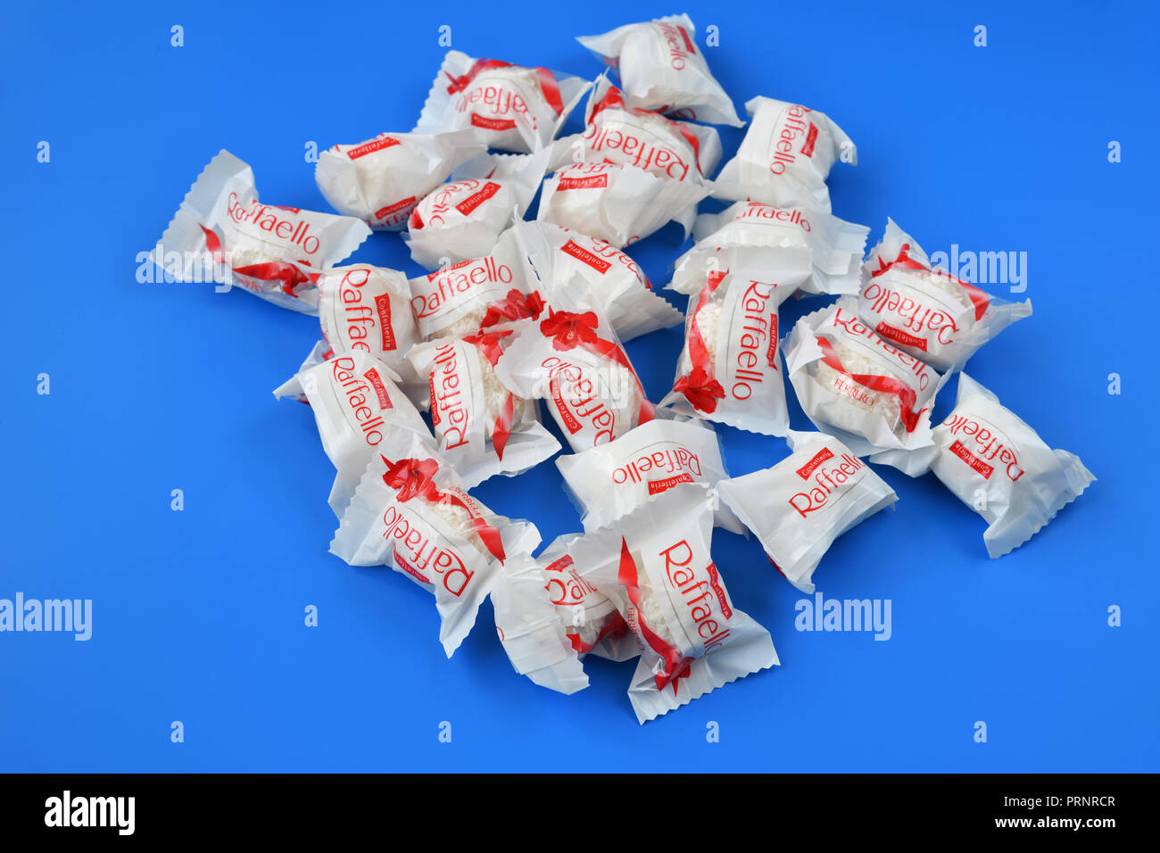 Individually wrapped sweets hi-res stock photography and images - Alamy