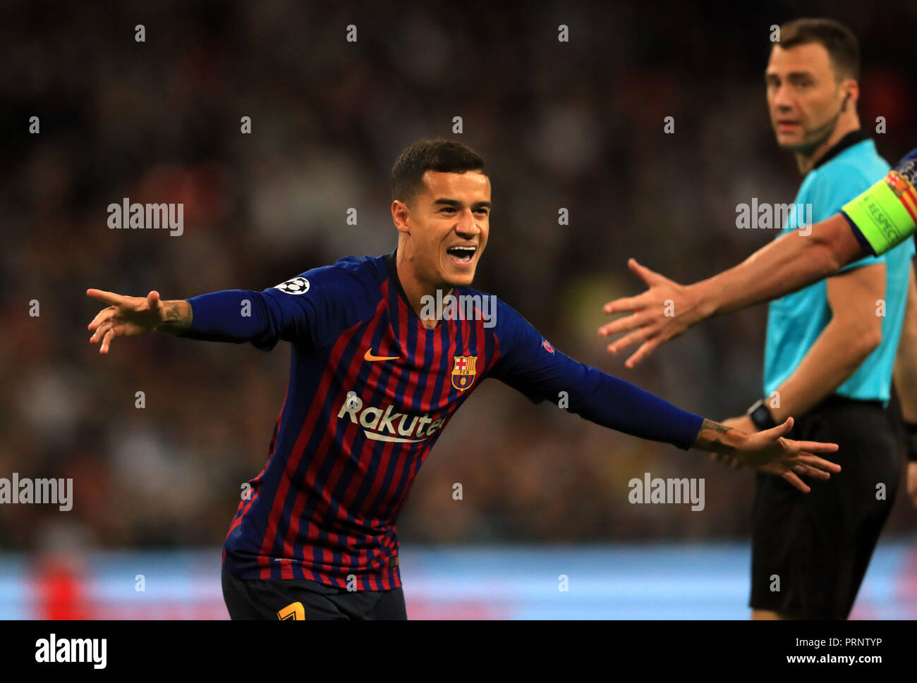 Barcelona's Philippe Coutinho celebrates scoring the opening goal ...