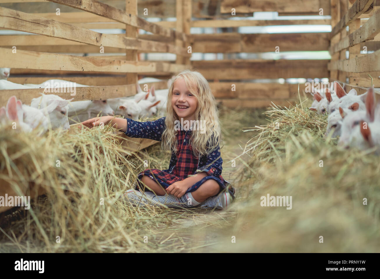 Child looking at ground hi-res stock photography and images - Alamy
