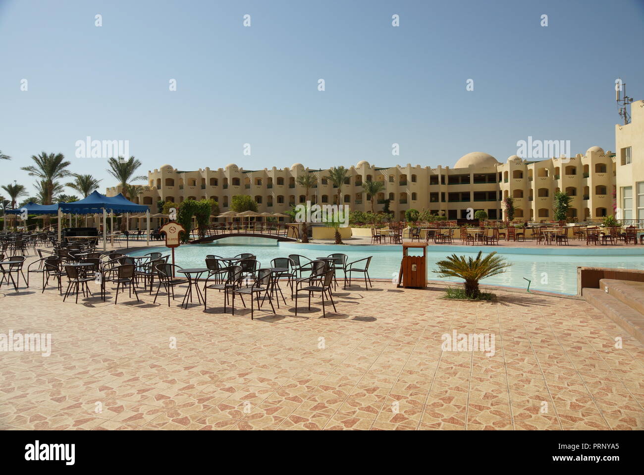 All inclusive Hotel Egypt with swimmingpool and Cafe Bar near Pool ...