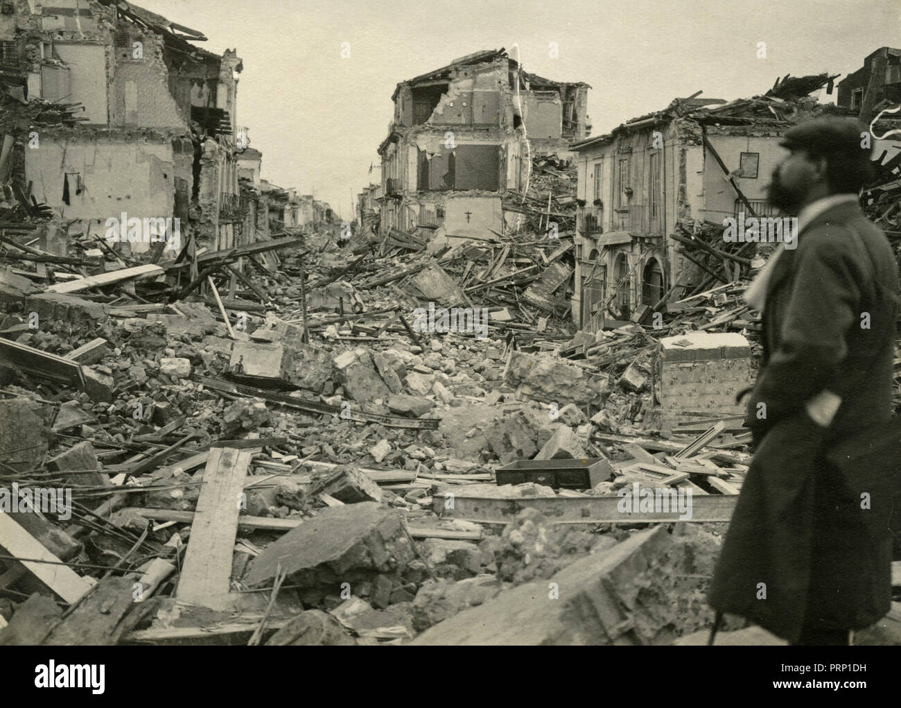 Messina earthquake destruction sicily hi-res stock photography and ...