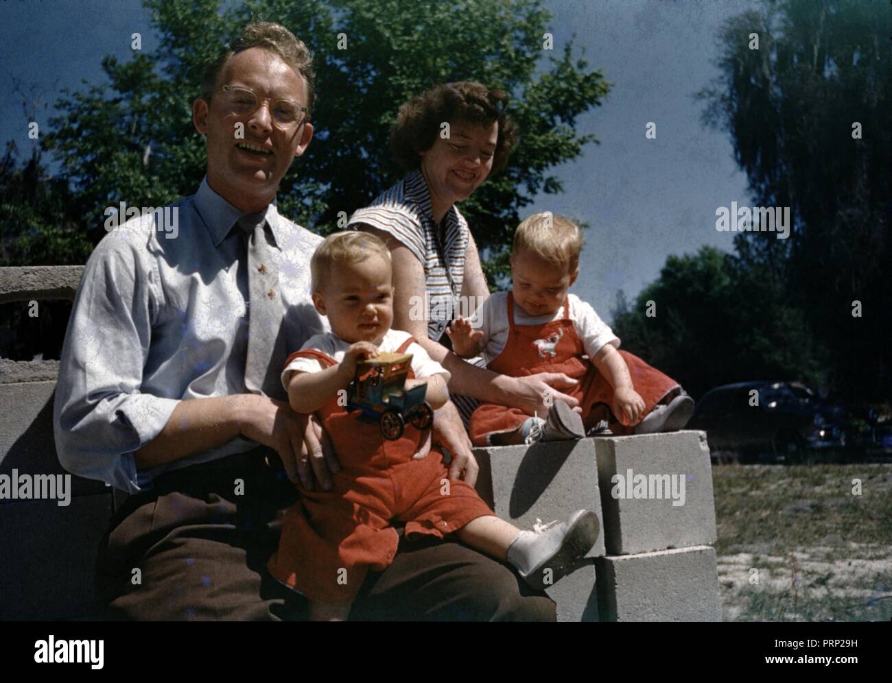 Vintage family photograph hi-res stock photography and images - Alamy