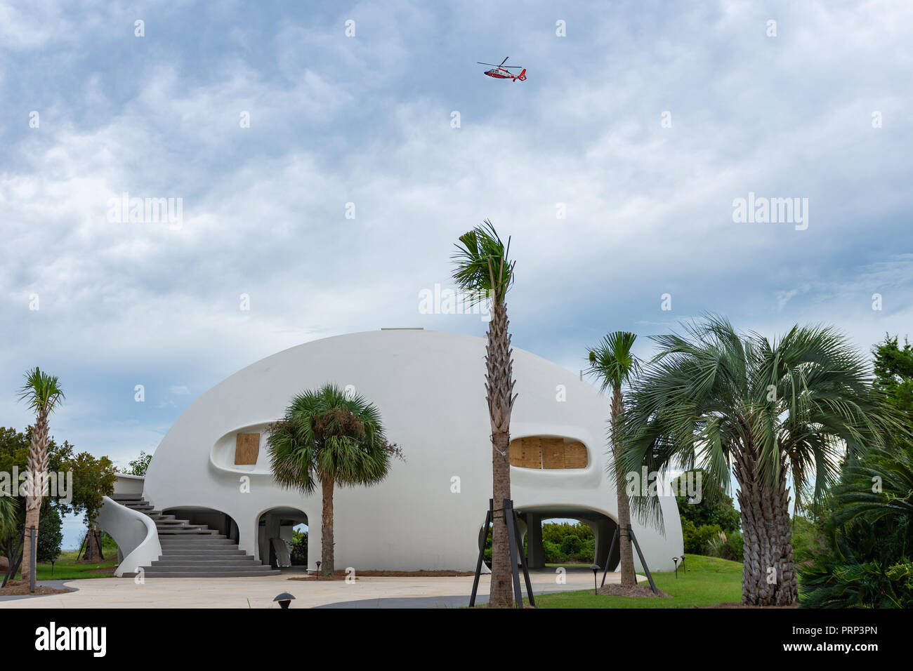 Eye of the storm house charleston hi-res stock photography and images ...