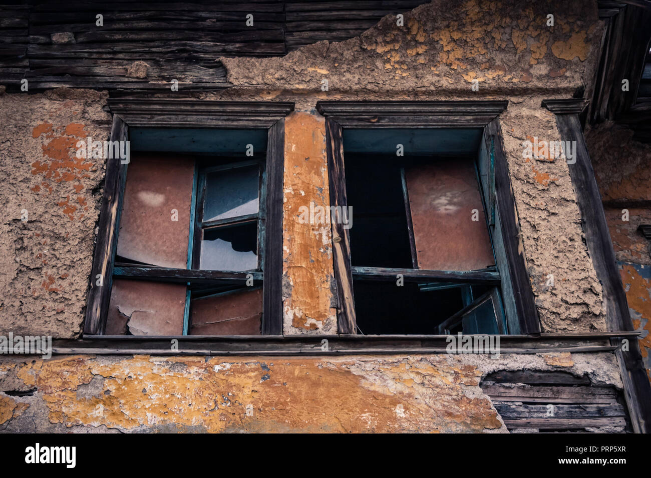 Traditional turkish house waiting hi-res stock photography and images ...