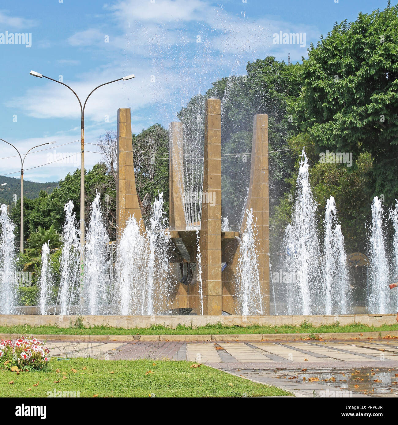 Sculpture geyser hi-res stock photography and images - Alamy
