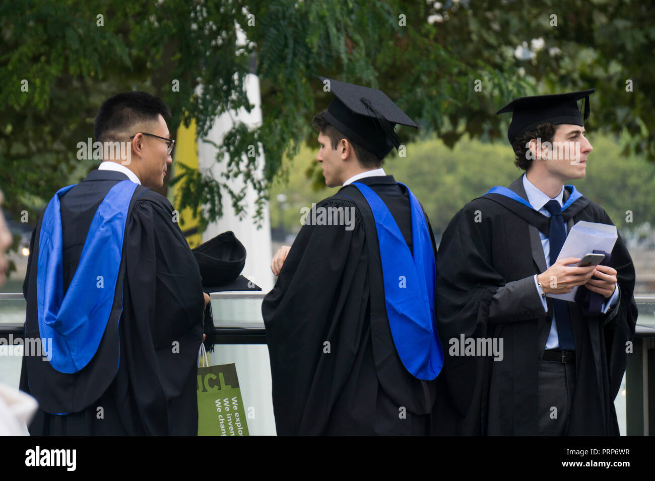Graduating from university uk hi-res stock photography and images - Alamy