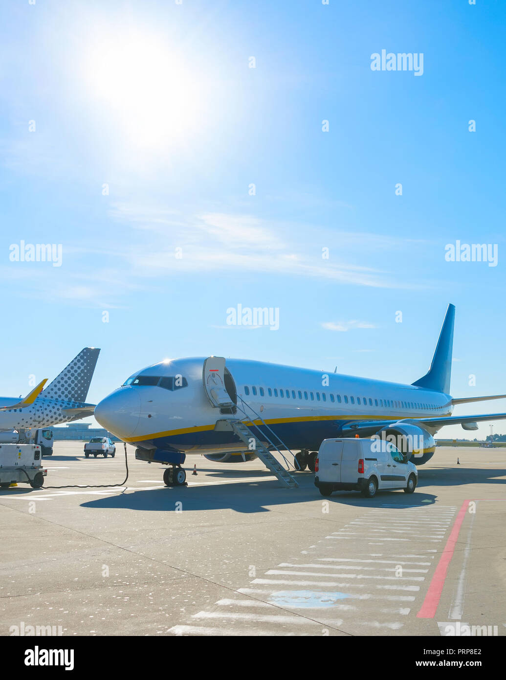 Flight ready airplane hi-res stock photography and images - Alamy