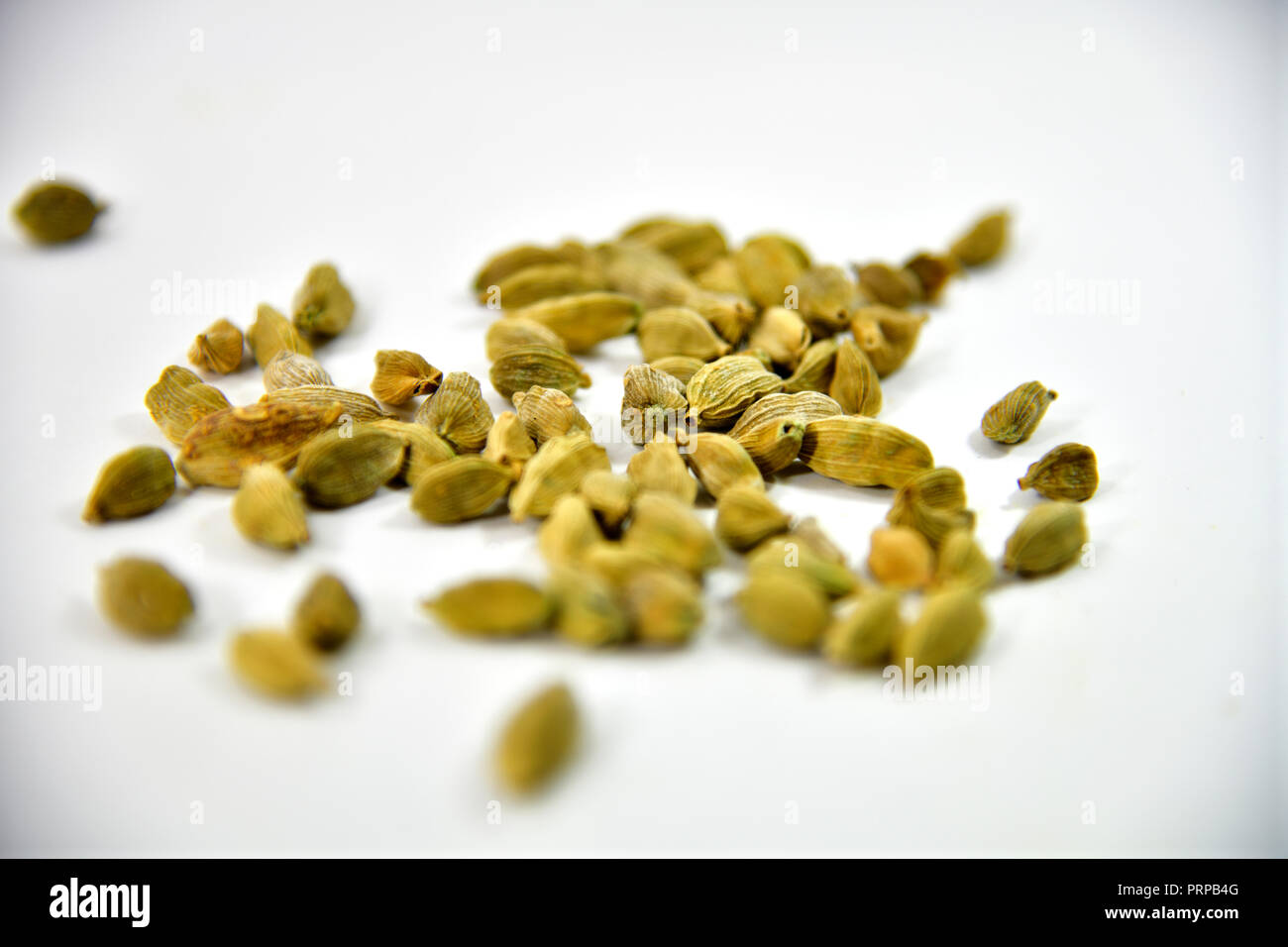 Indian spices- cinnamon, Cardamom, Mace, Fennel Seeds/ Sweet Cumin ...