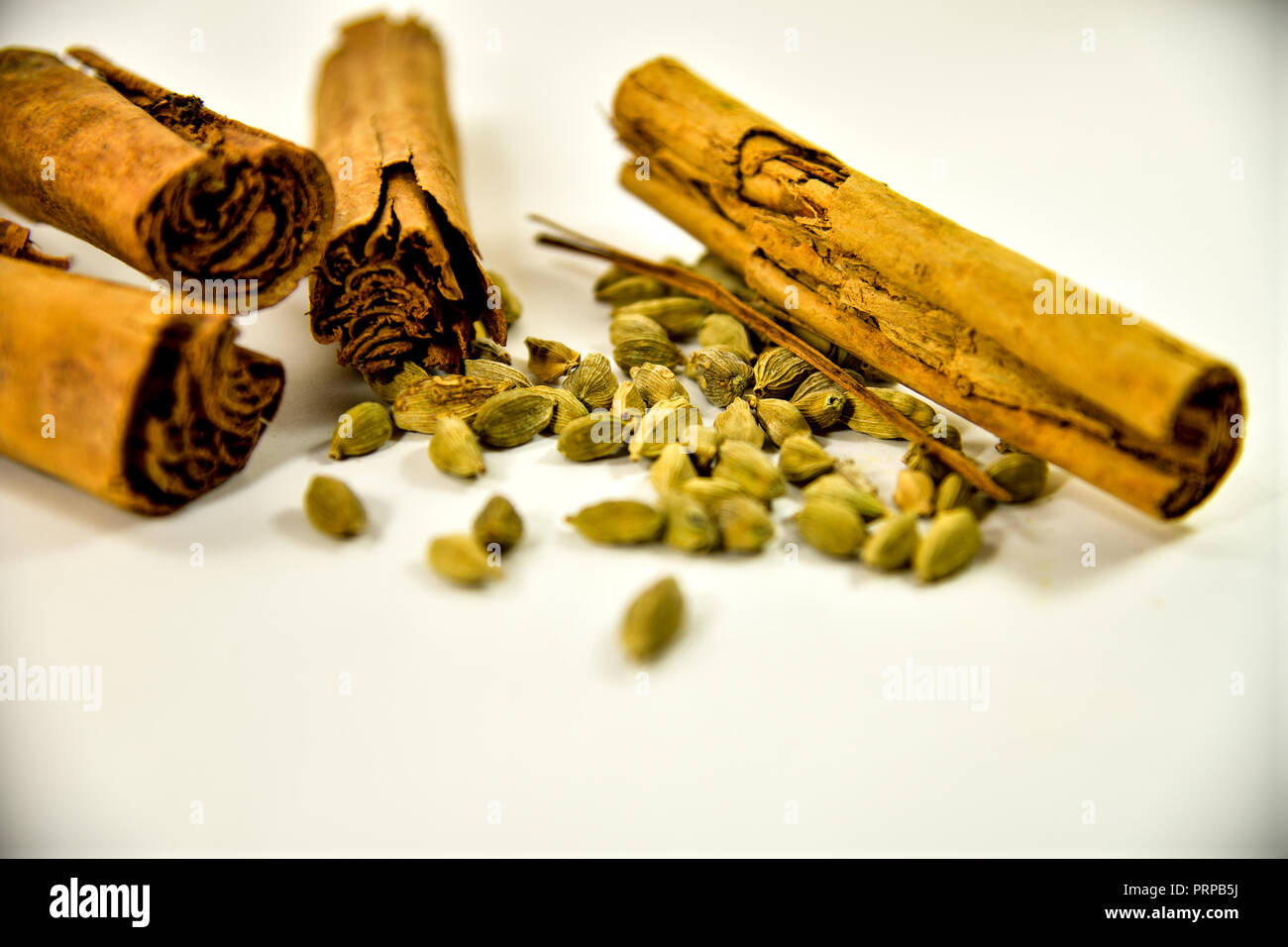 Indian spices- cinnamon, Cardamom, Mace, Fennel Seeds/ Sweet Cumin ...