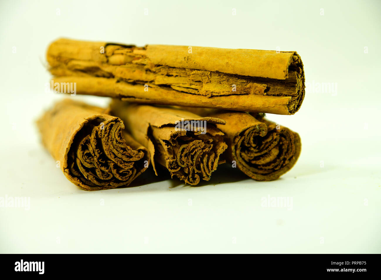 Indian spices- cinnamon, Cardamom, Mace, Fennel Seeds/ Sweet Cumin ...