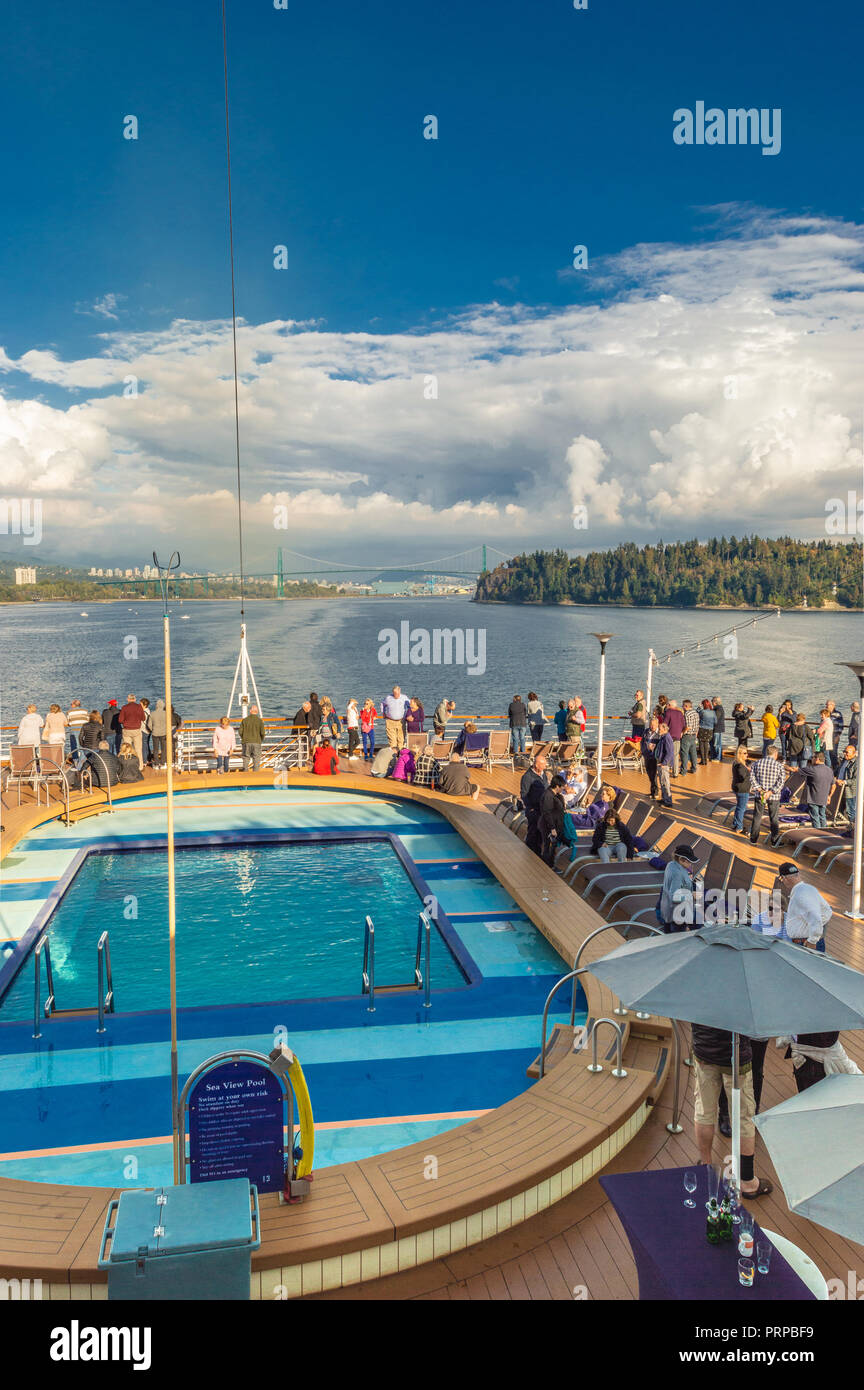 Lido pool hi-res stock photography and images - Alamy