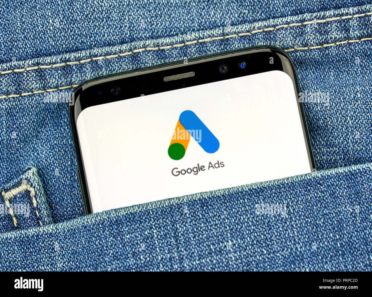 Samsung ads hi-res stock photography and images - Alamy