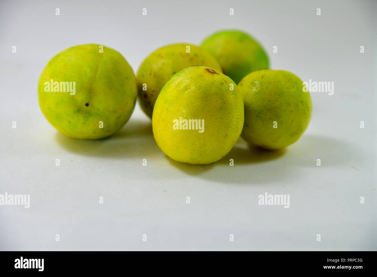 lemon isolated on white background Stock Photo - Alamy
