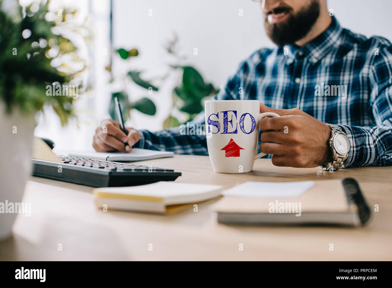 Developer workplace hi-res stock photography and images - Alamy