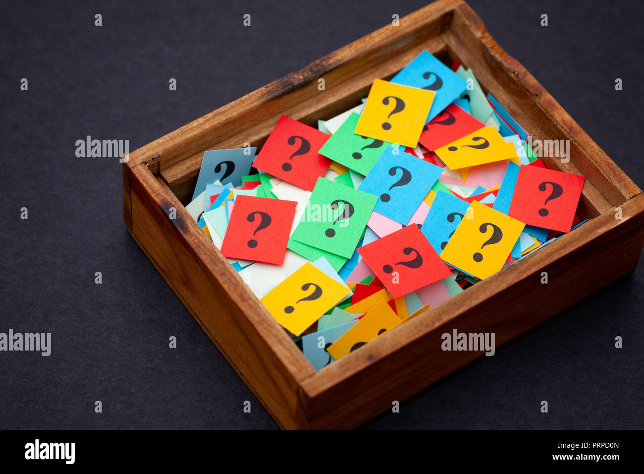 Pile of question marks hi-res stock photography and images - Alamy