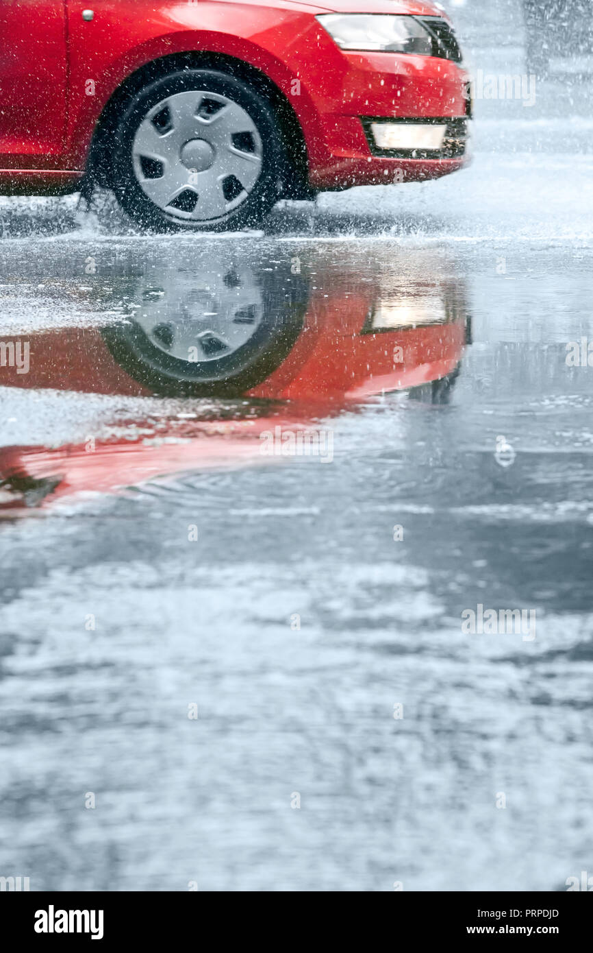 Puddle, light reflection, street hi-res stock photography and images ...