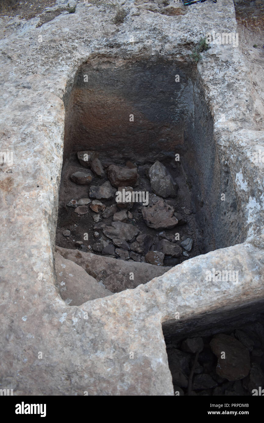 Ancient mikveh ("ritualarium") at the edge of Jerusalem Stock Photo - Alamy