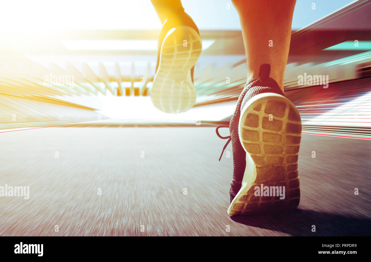 Runner legs hi-res stock photography and images - Alamy