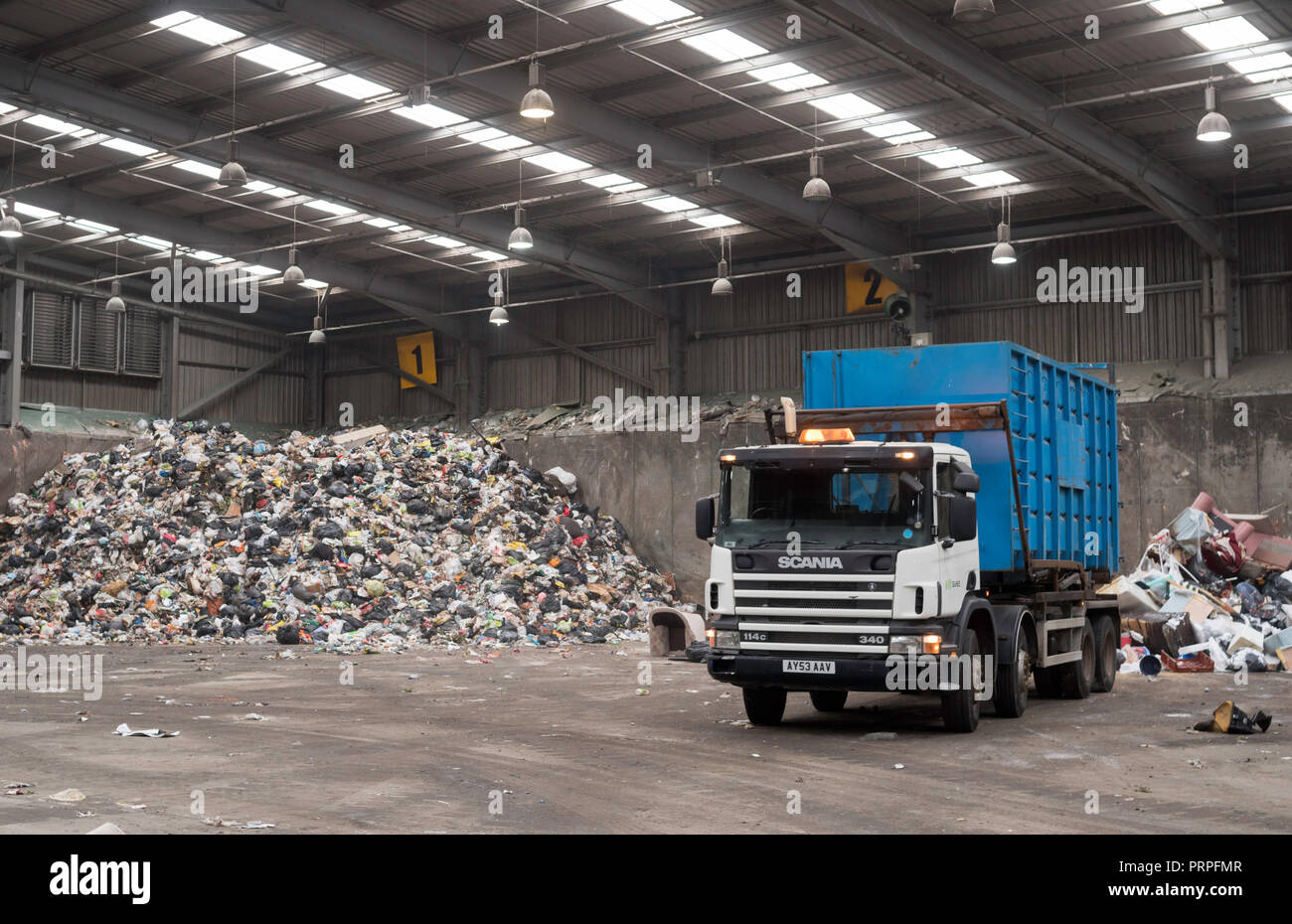 Suez recycling and waste recovery hi-res stock photography and images ...