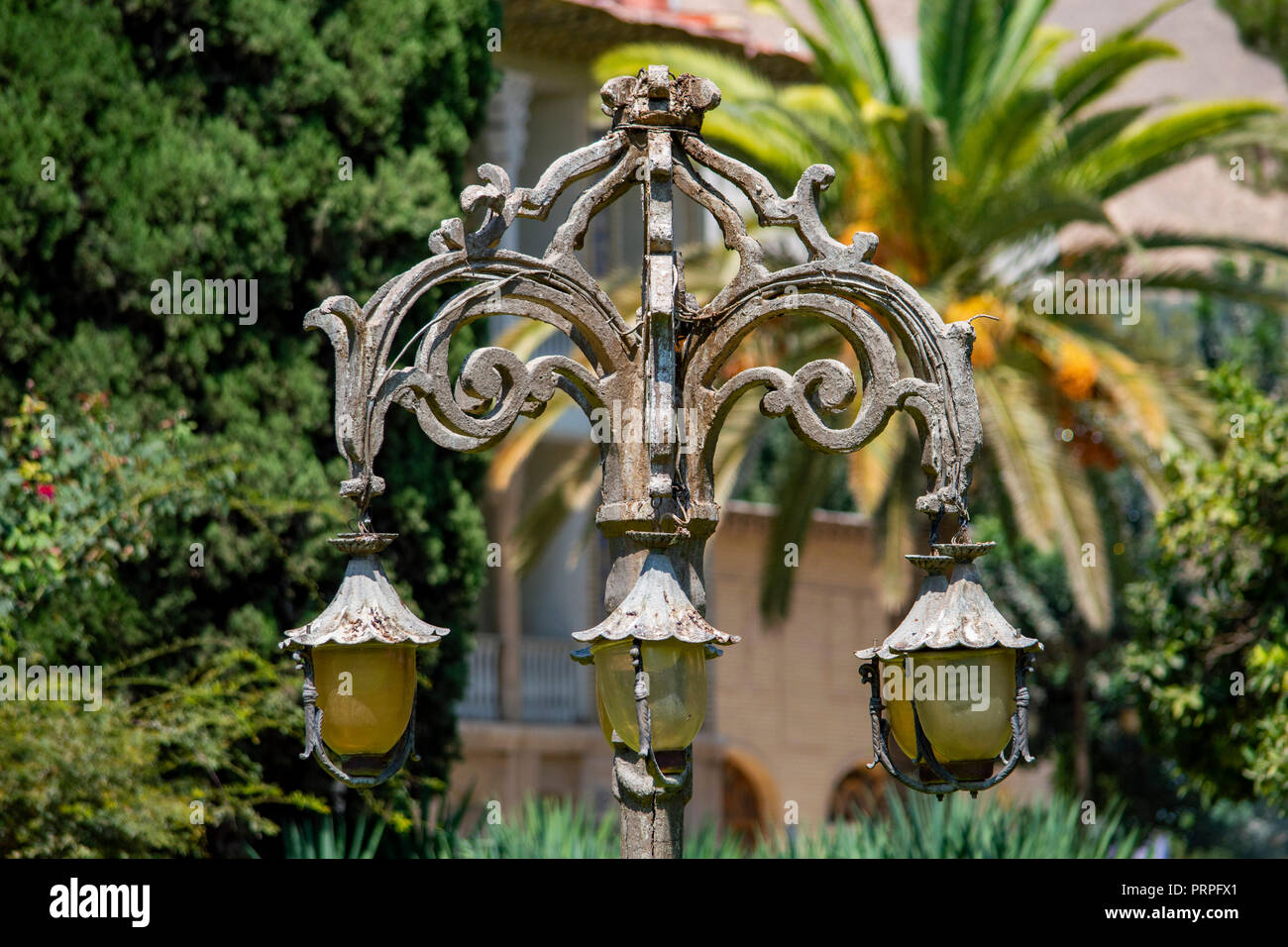 Old lamp post hi-res stock photography and images - Alamy