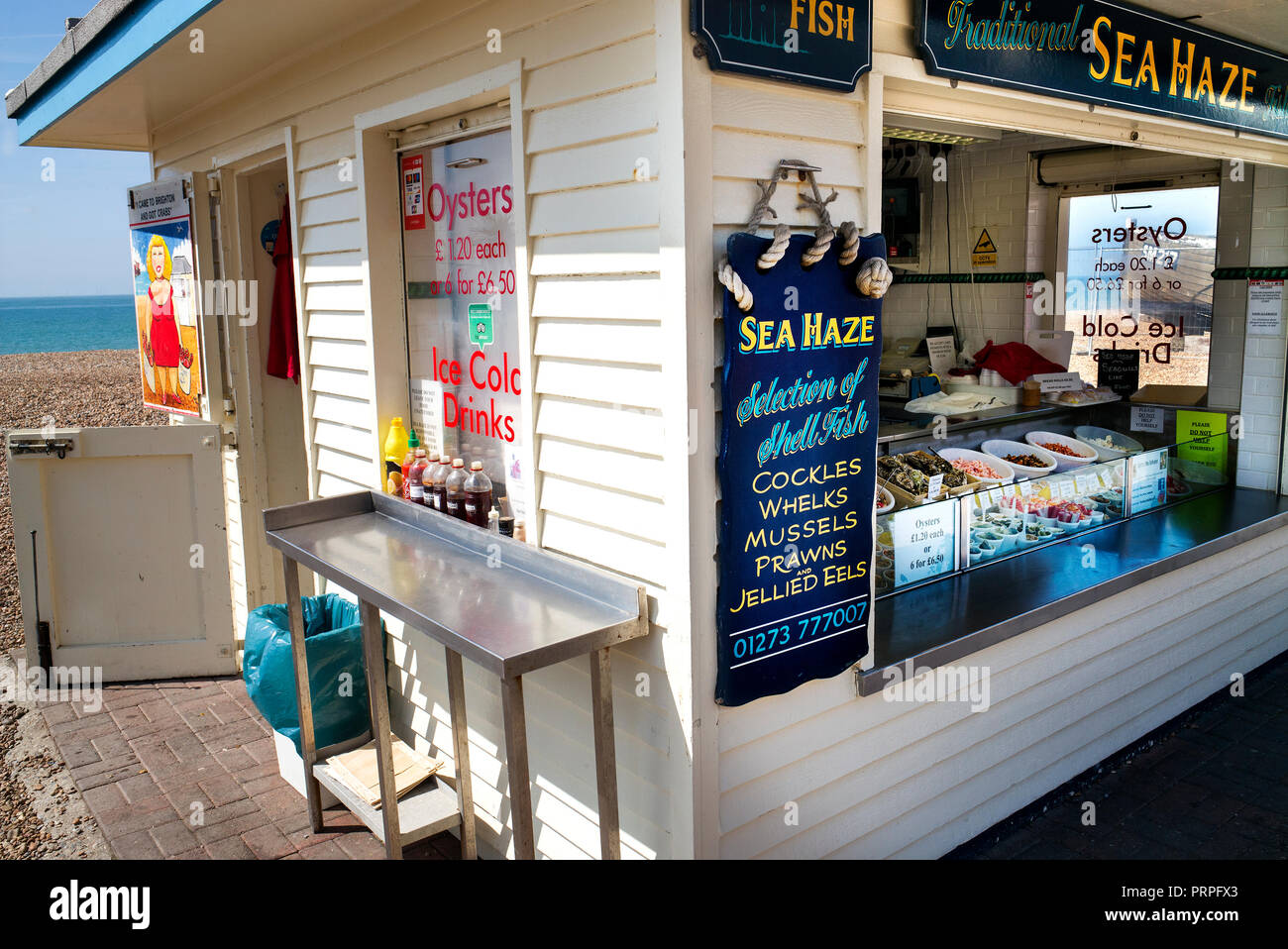 'Sea haze' fresh fish shop on Brighton beach Stock Photo - Alamy