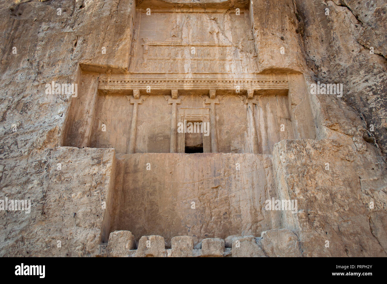 Tomb of darius i hi-res stock photography and images - Alamy