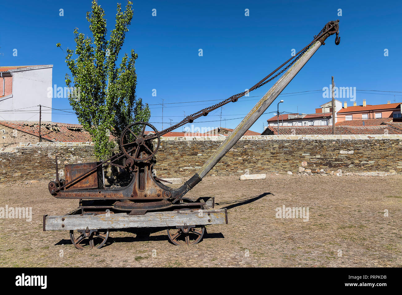 Old stone quarry crane hi-res stock photography and images - Alamy