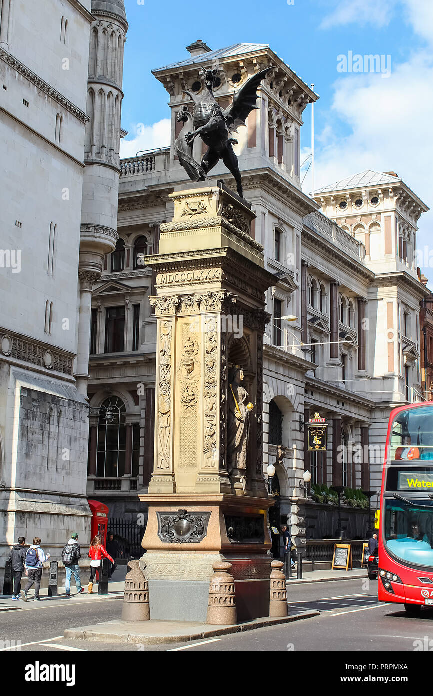 Temple bar memorial hi-res stock photography and images - Alamy
