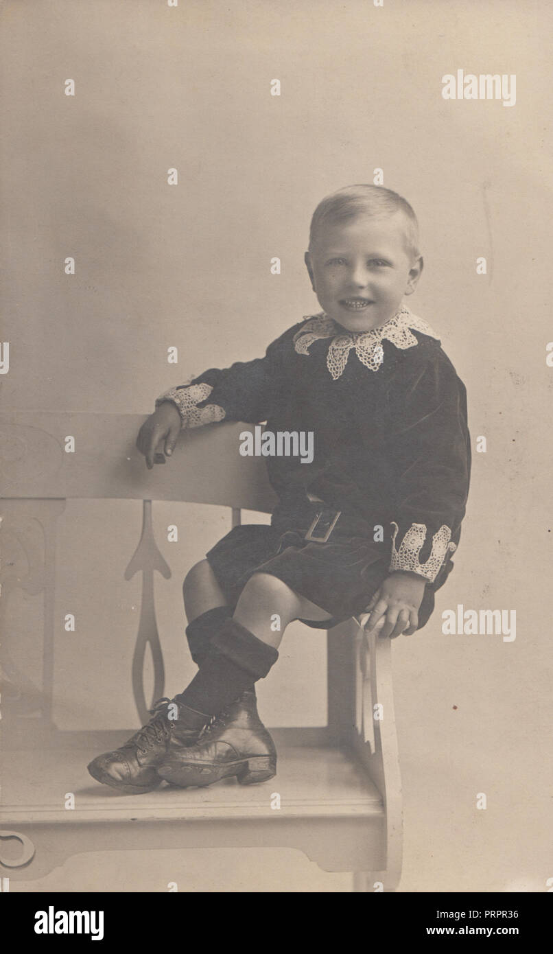 Nostalgic boy hi-res stock photography and images - Alamy