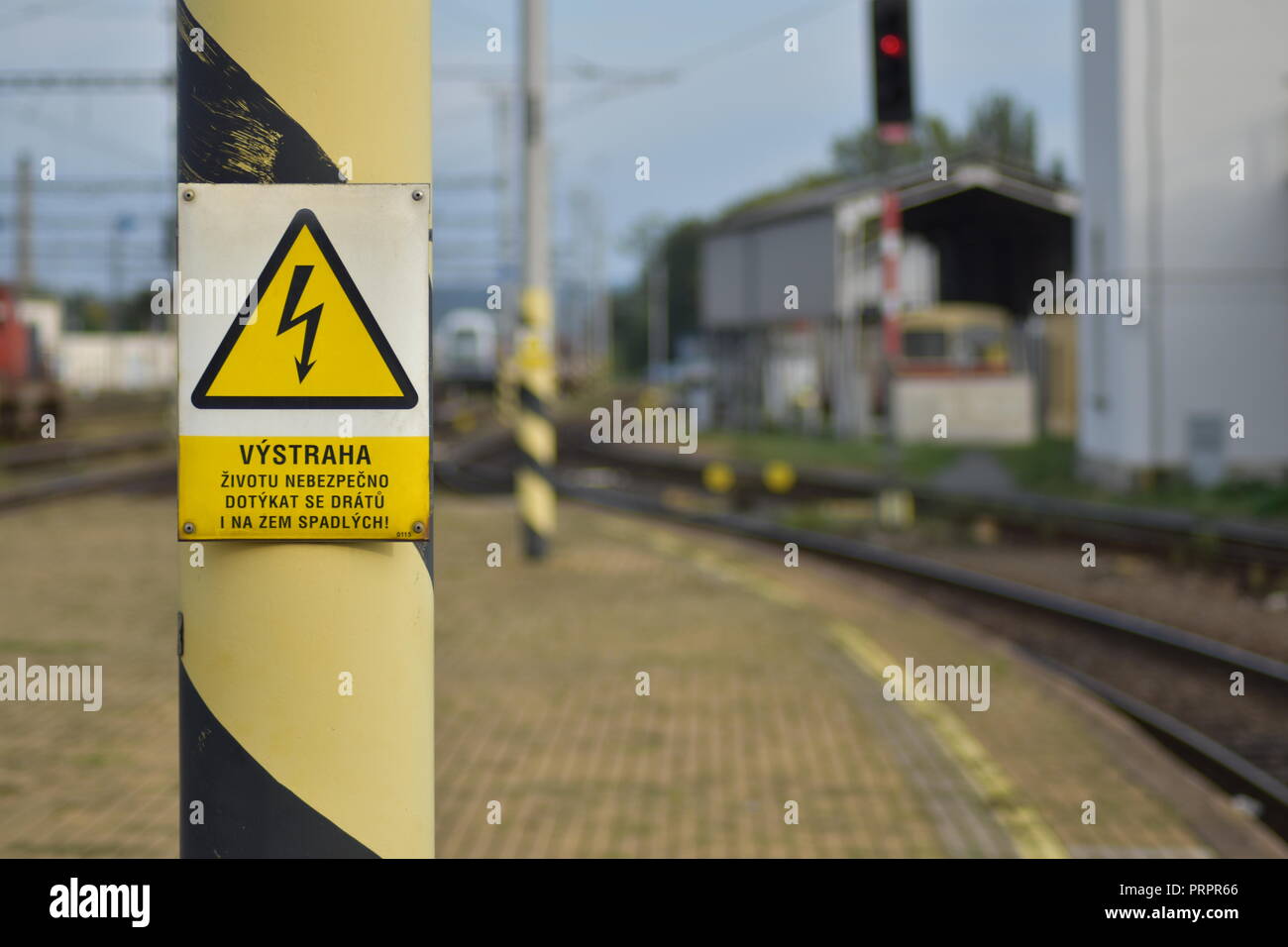 Platform Warning Sign Stock Photos & Platform Warning Sign Stock Images ...