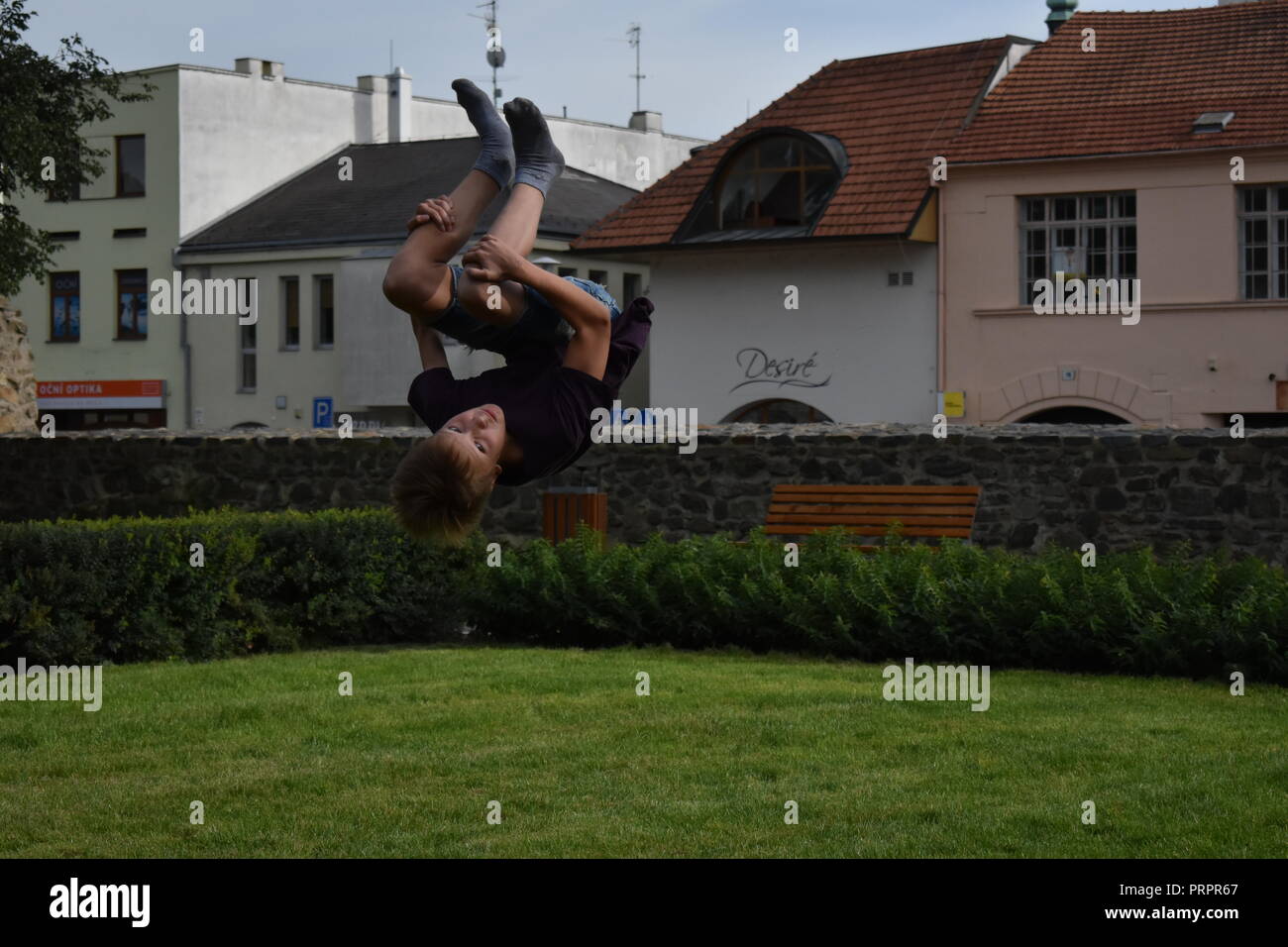 Parkour jumping hi-res stock photography and images - Alamy