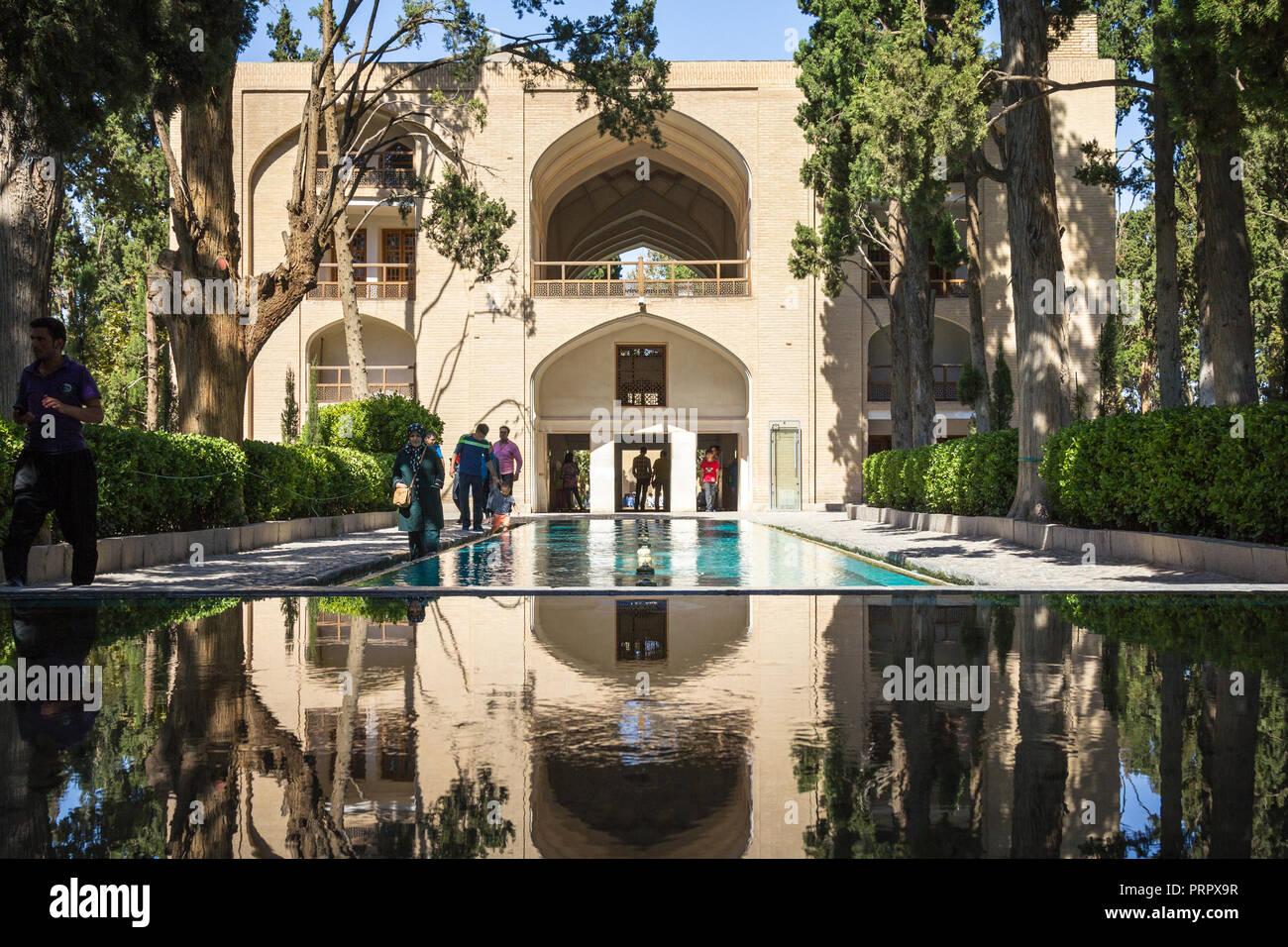 KASHAN, IRAN - AUGUST 12, 2016: Main alley of the Kashan Fin Garden ...