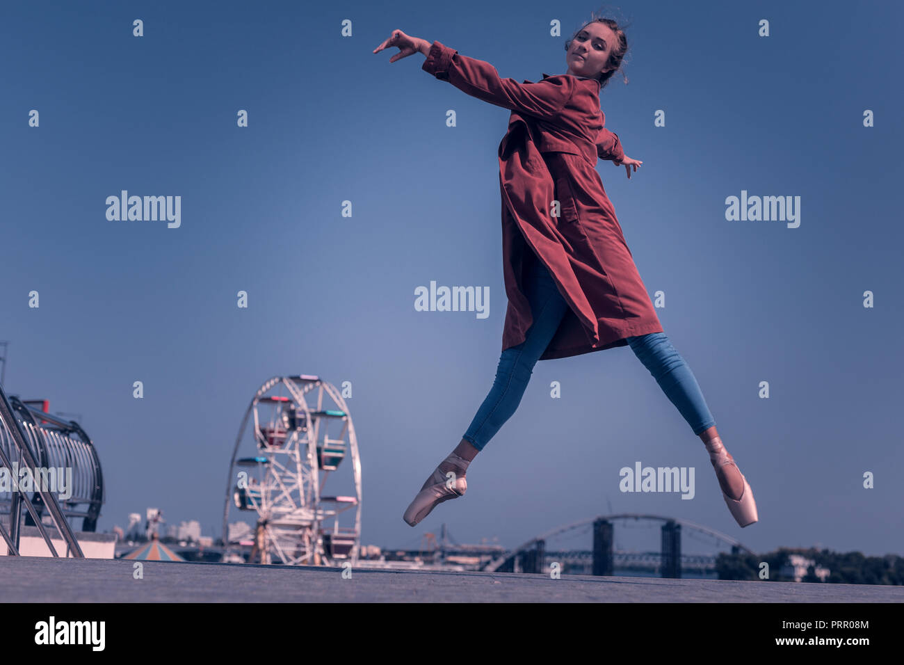 Dancer flexibility hi-res stock photography and images - Alamy
