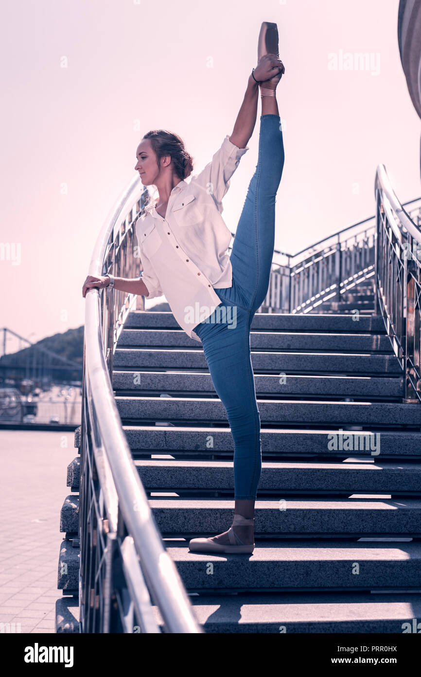 Arabesque ballet hi-res stock photography and images - Alamy